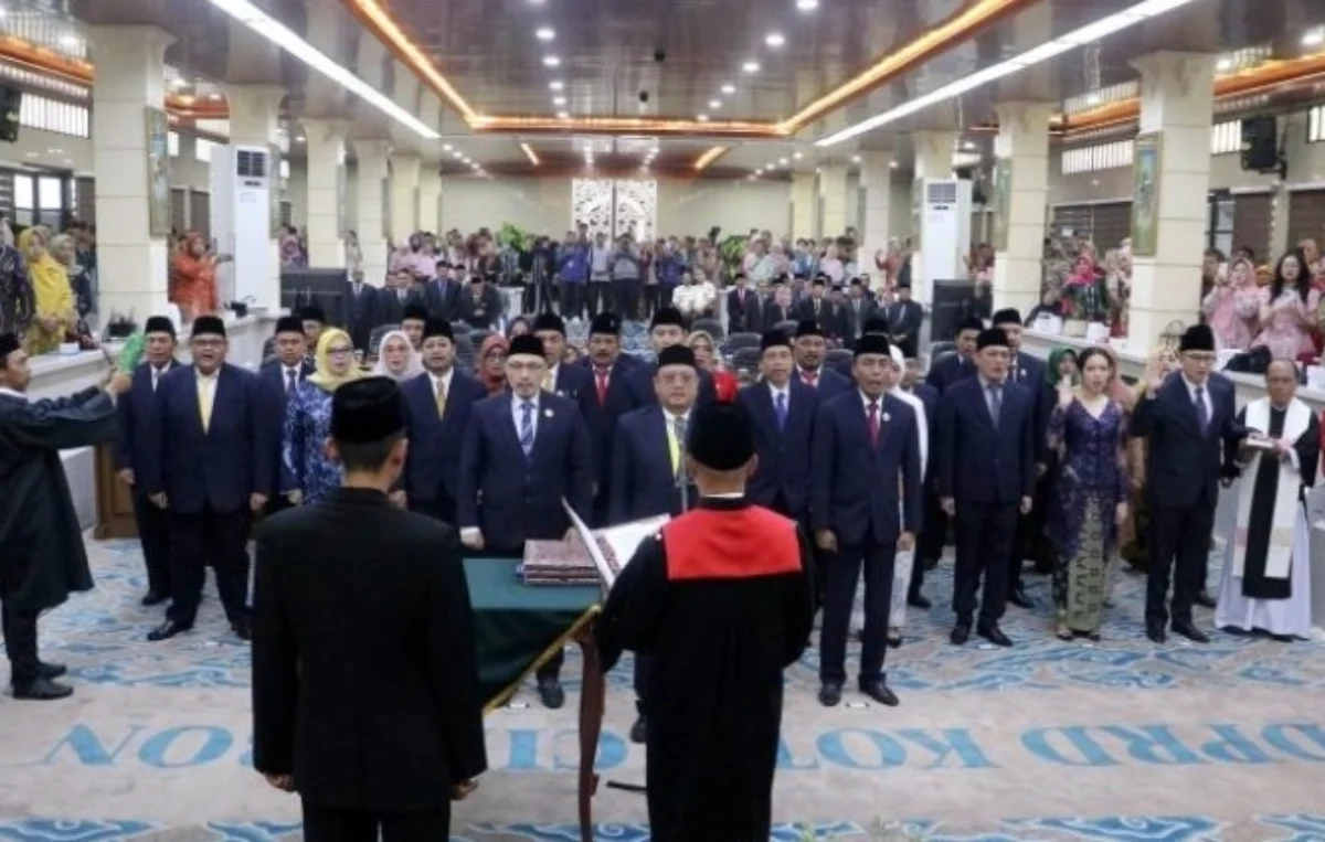 Resmi Dilantik! Inilah 35 Anggota DPRD Kota Cirebon Periode 2024-2029, Siap Bekerja Demi Rakyat ...
